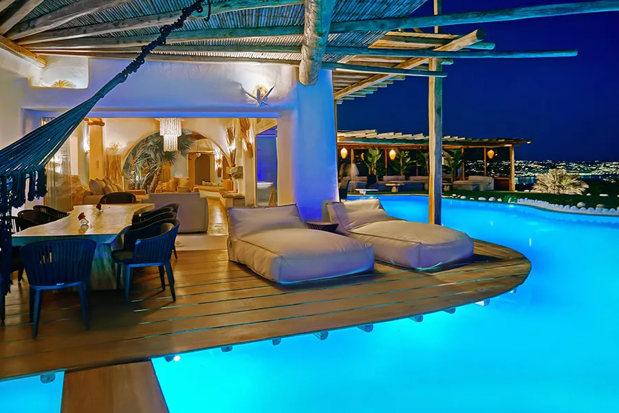 Villa Cleopatra - The King Of Villas